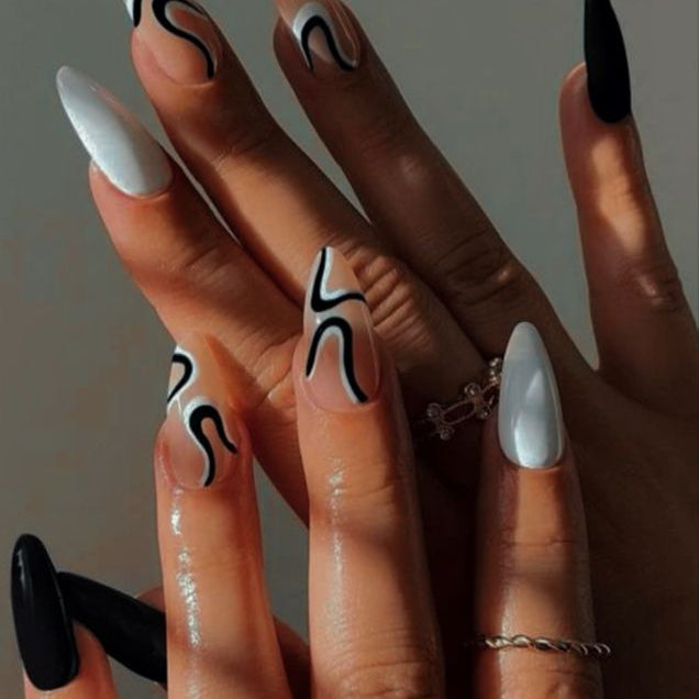 The Midnight Marble Bea – Nailbea Nails